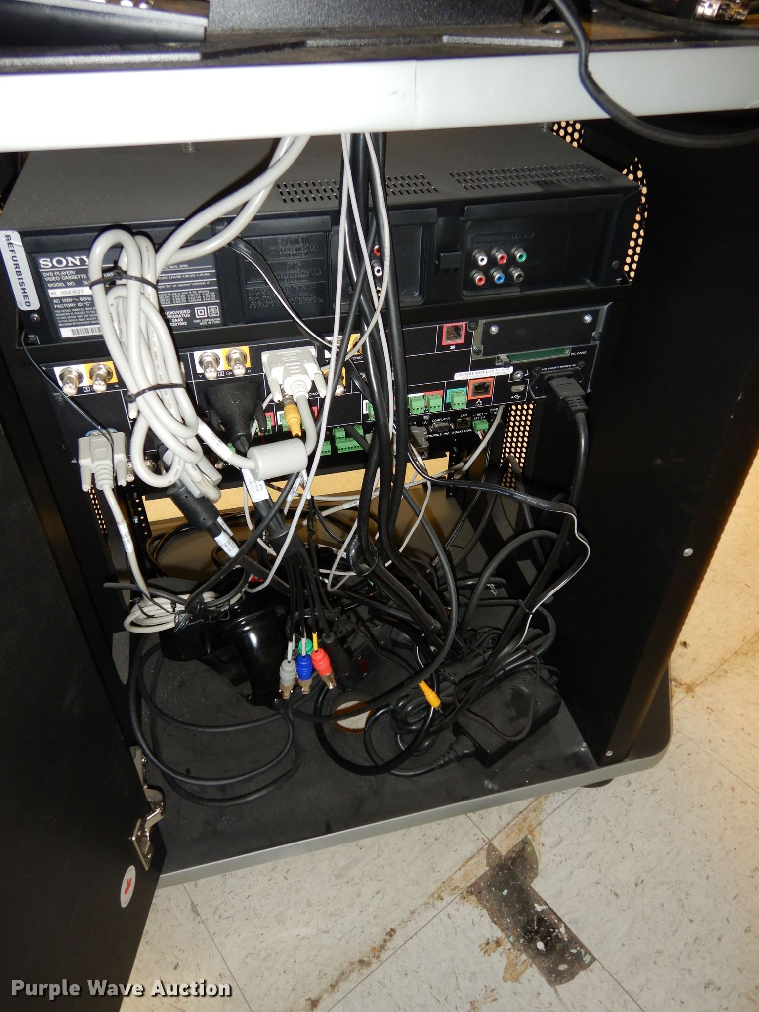 Electronics in Topeka, KS | Item FD9689 sold | Purple Wave