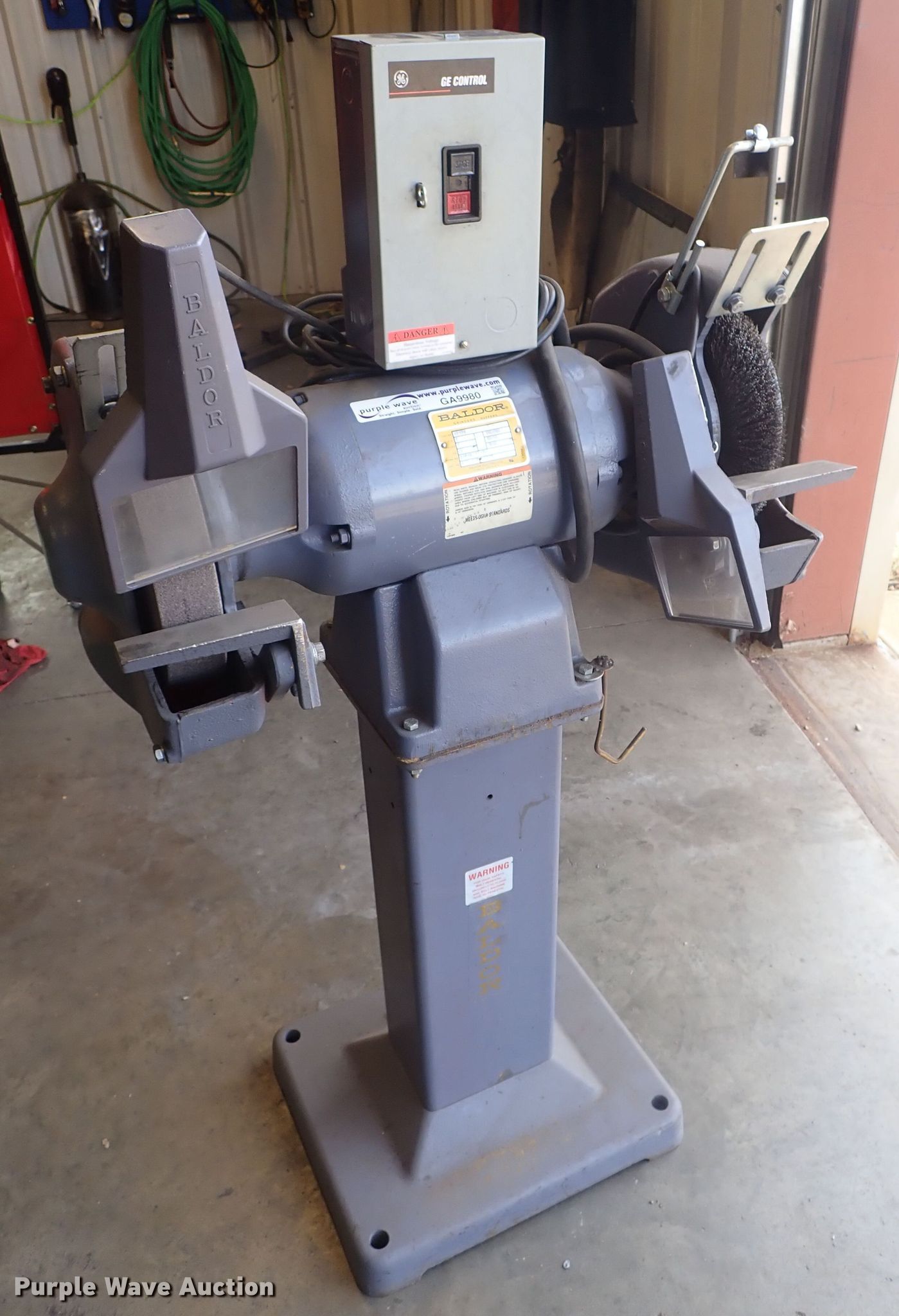 Baldor grinder in Hutchinson, KS | Item GA9980 sold | Purple Wave
