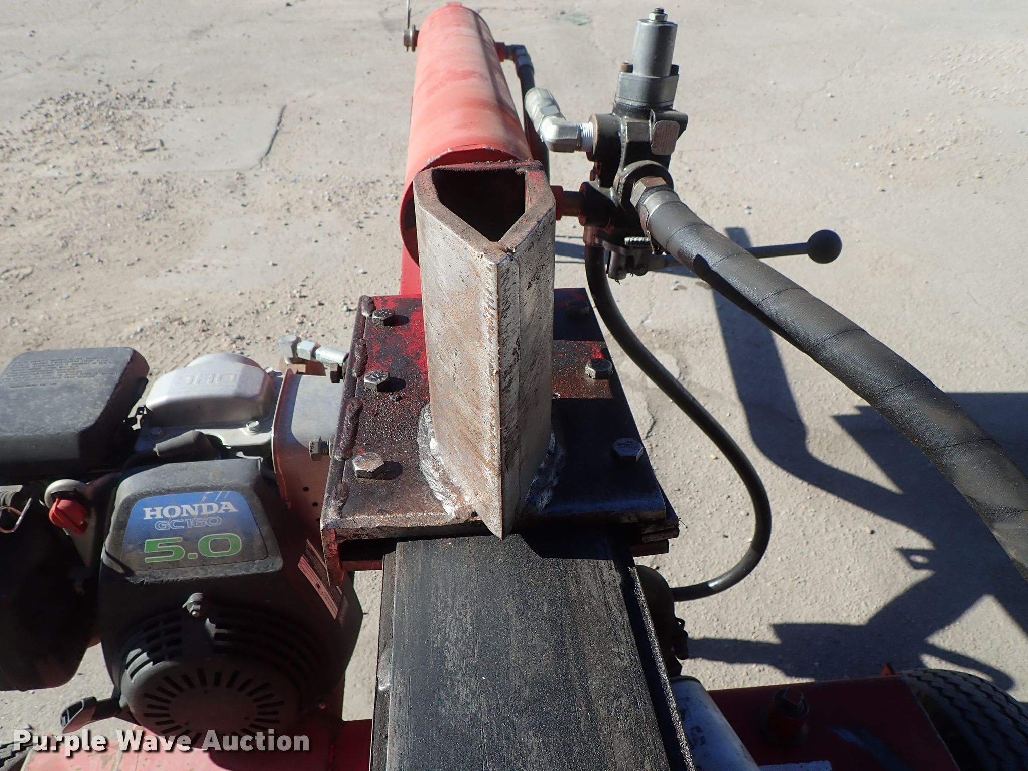 Duerr log splitter in Wichita, KS | Item DC3379 sold | Purple Wave