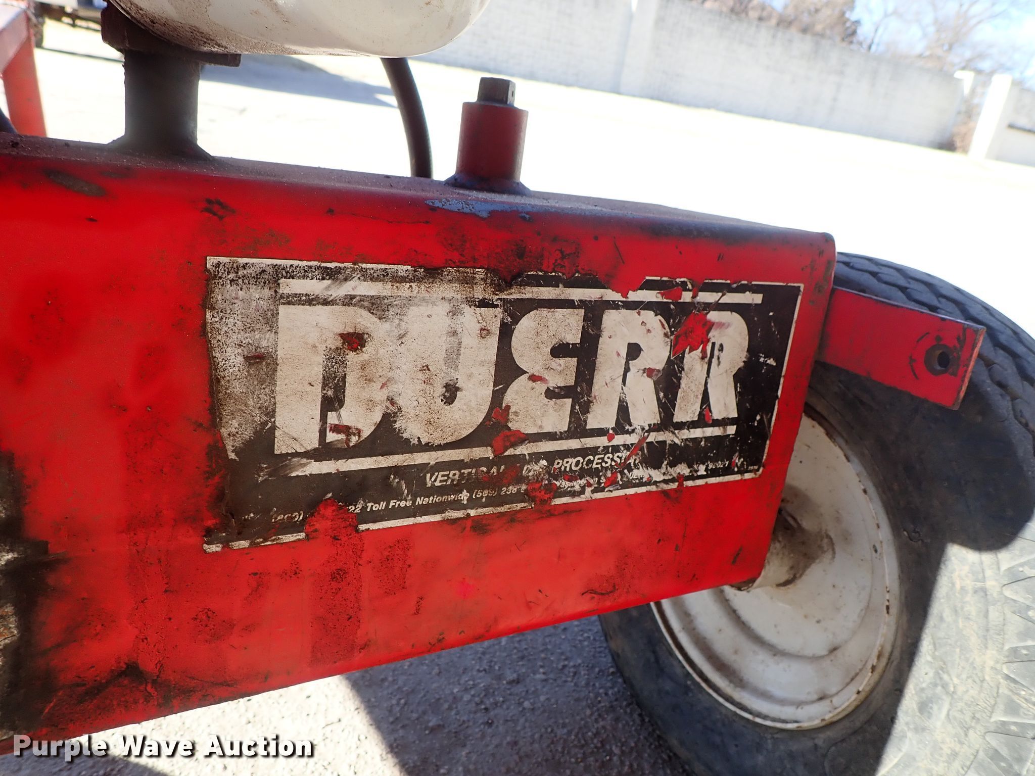 Duerr log splitter in Wichita, KS | Item DC3379 sold | Purple Wave
