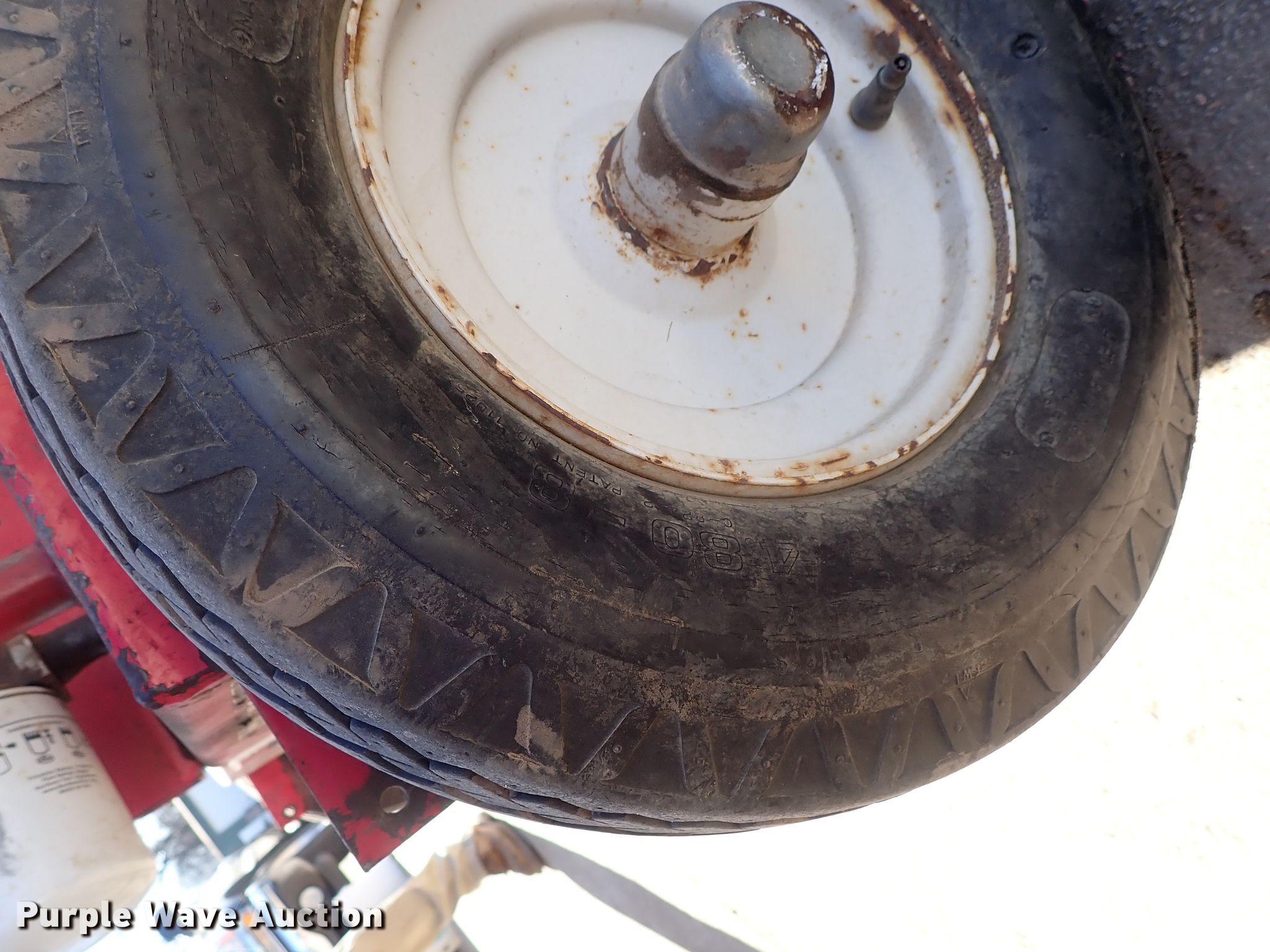 Duerr log splitter in Wichita, KS | Item DC3379 sold | Purple Wave