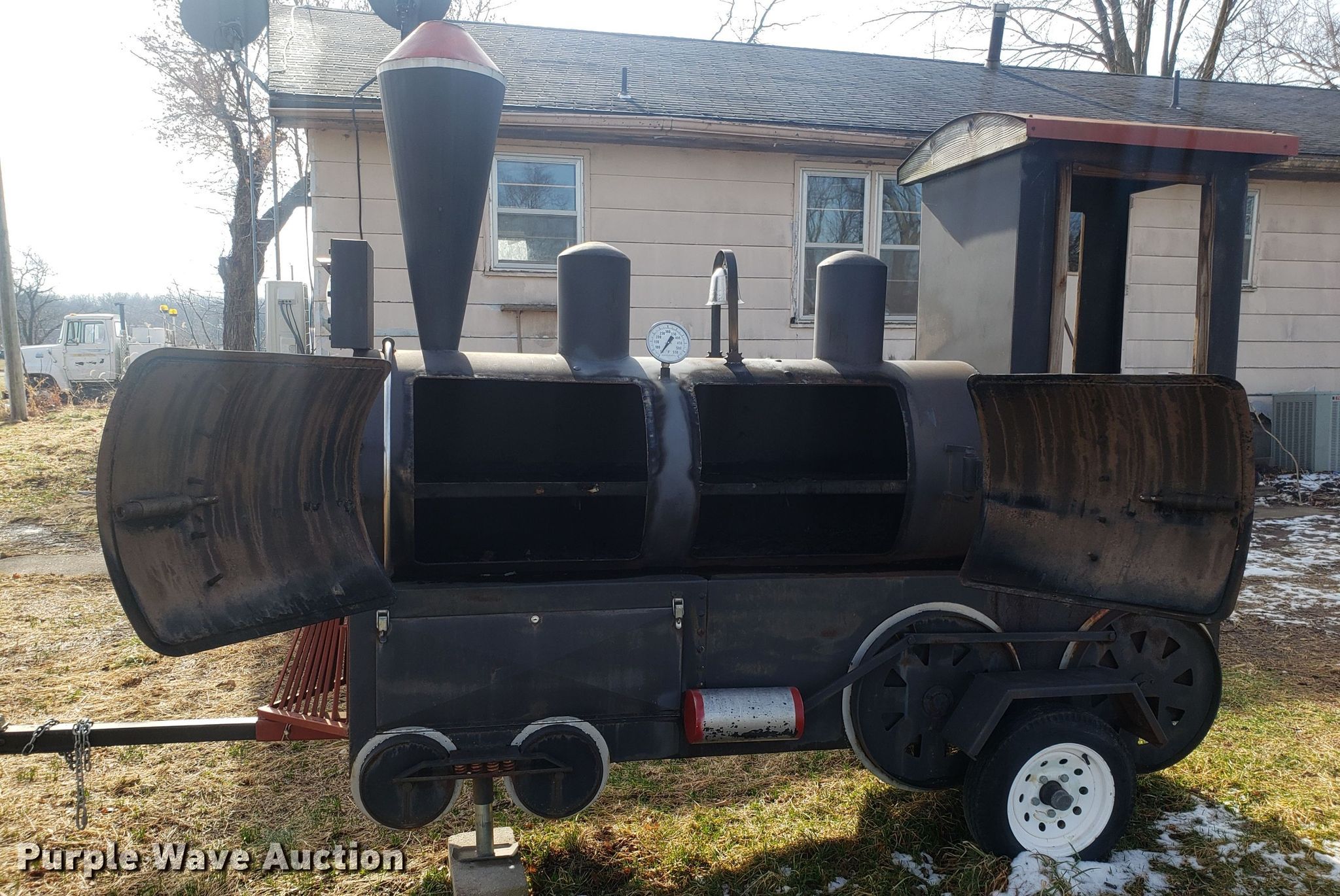 Train smoker in Lincoln, MO | Item GA9409 sold | Purple Wave