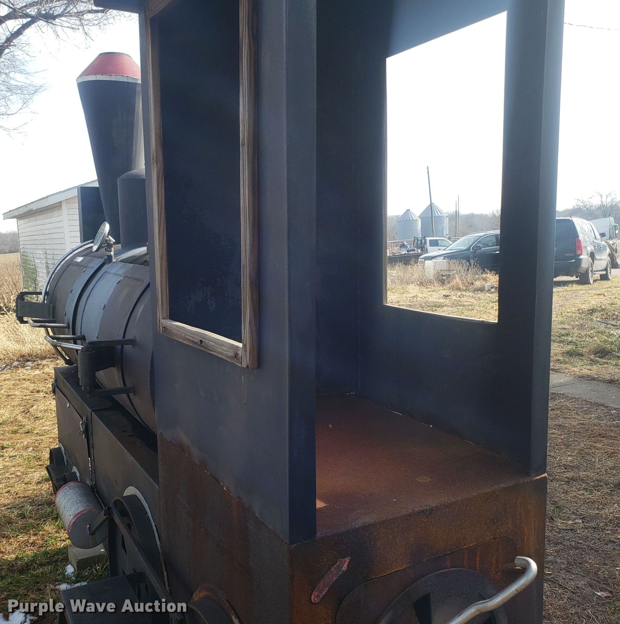 Train smoker in Lincoln, MO | Item GA9409 sold | Purple Wave