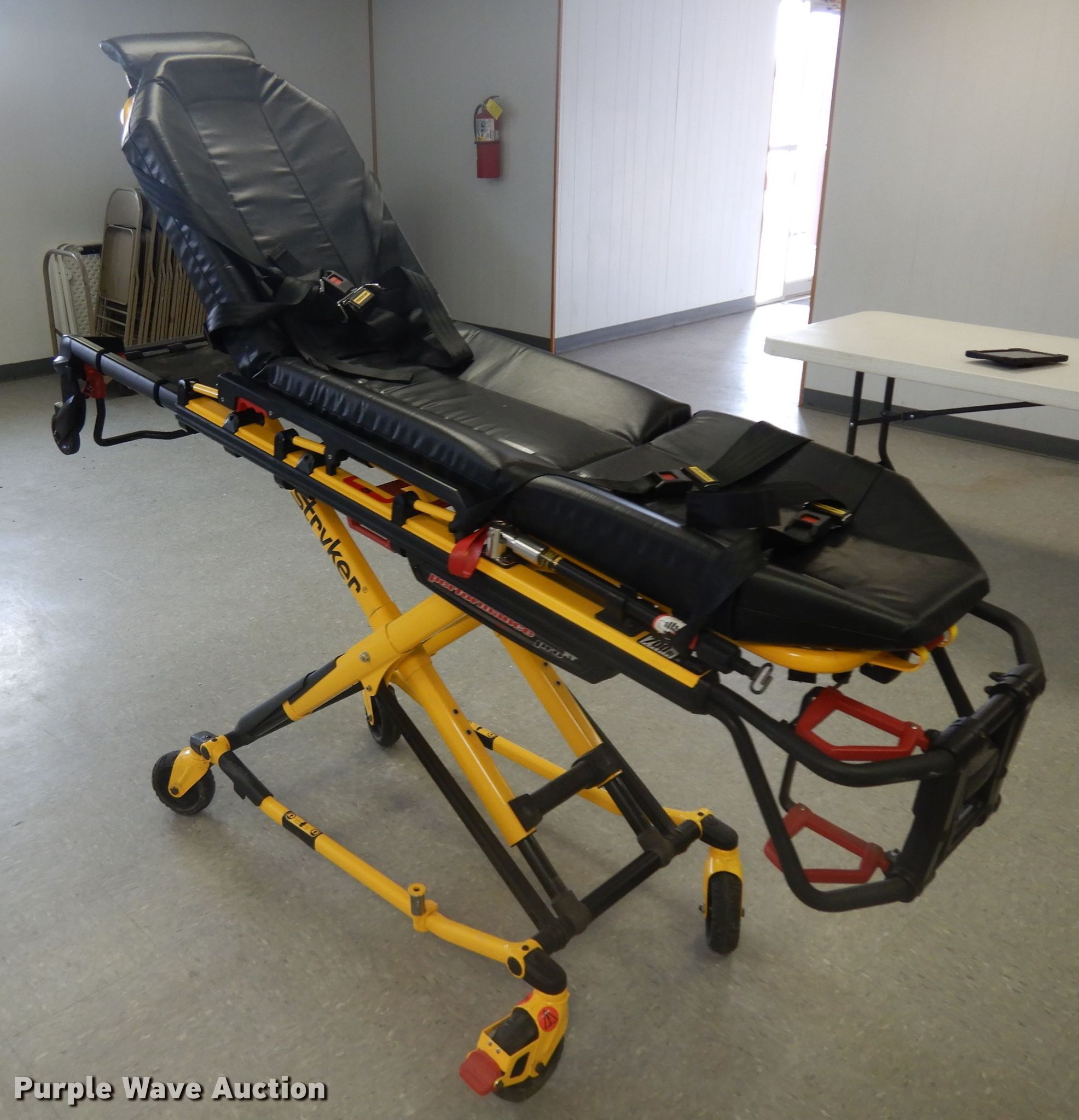 Stryker rescue cot in Linn, KS | Item ER9836 sold | Purple Wave