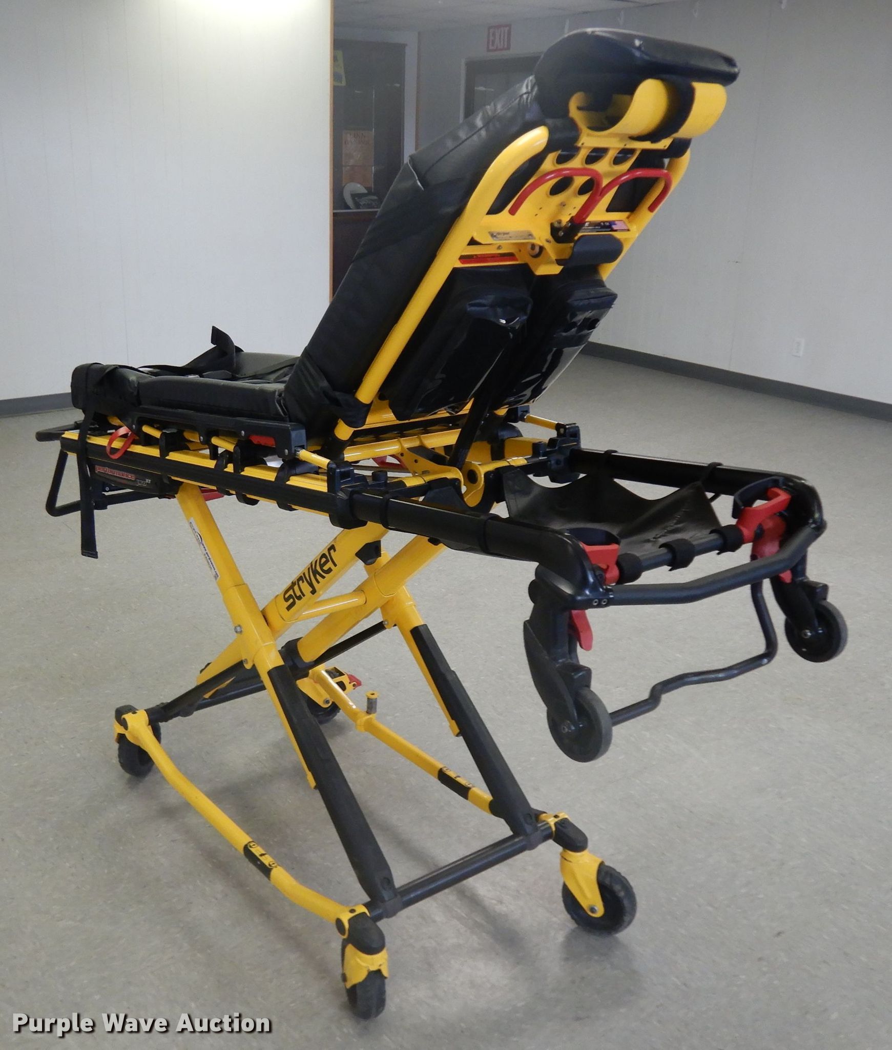 Stryker rescue cot in Linn, KS | Item ER9836 sold | Purple Wave