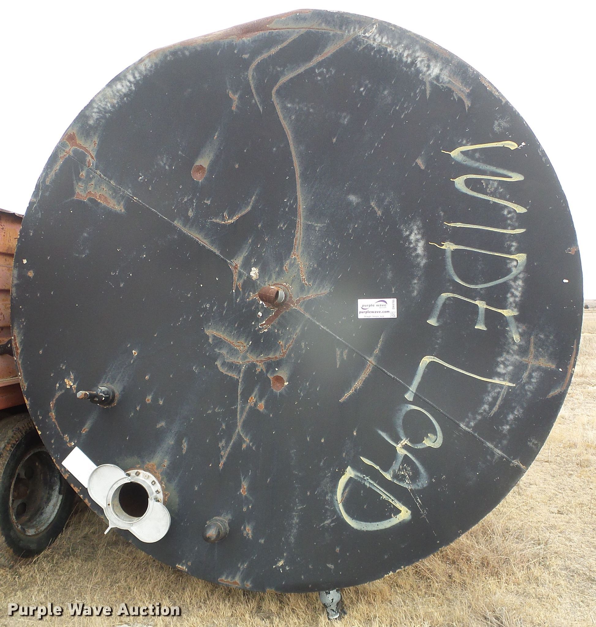 (2) steel tanks in Laverne, OK | Item DH4766 sold | Purple Wave