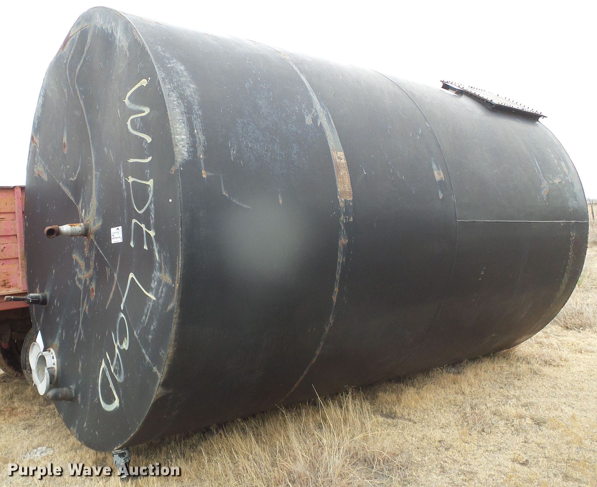 (2) steel tanks in Laverne, OK | Item DH4766 sold | Purple Wave
