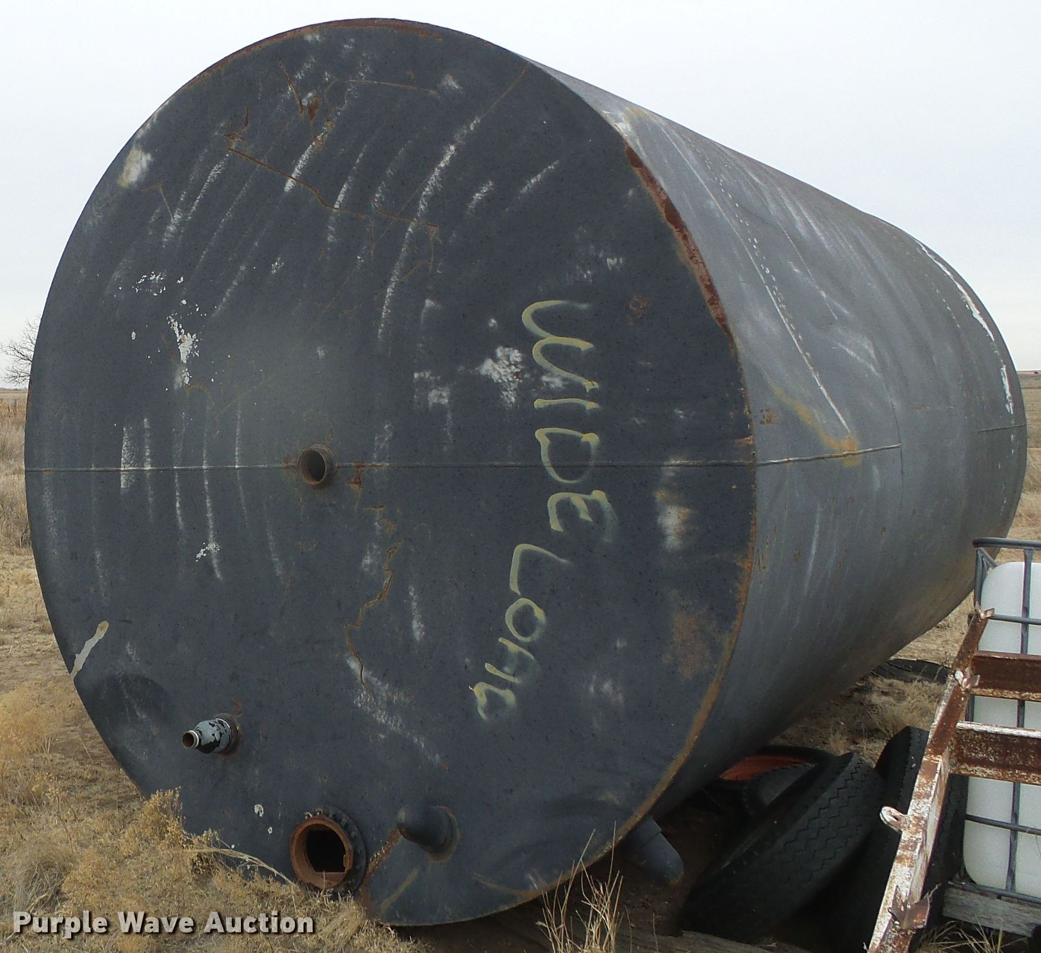 (2) steel tanks in Laverne, OK | Item DH4766 sold | Purple Wave