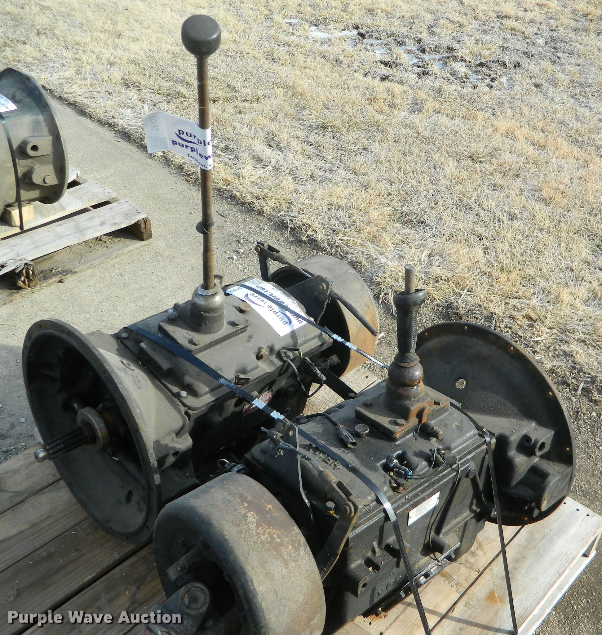 (2) Spicer ES60-5F five speed manual transmissions in Minneapolis, KS ...