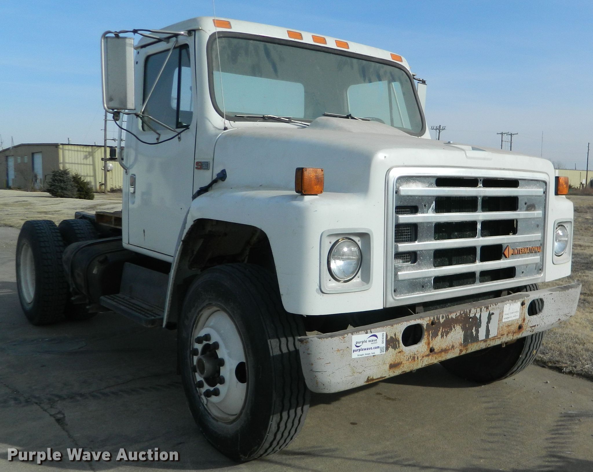 1989 International S1900 truck cab and chassis in Minneapolis, KS ...