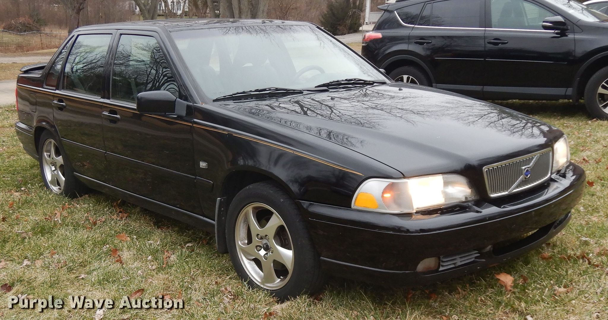 1999 Volvo S70 T5 in Springfield, IL | Item DF6643 sold | Purple Wave