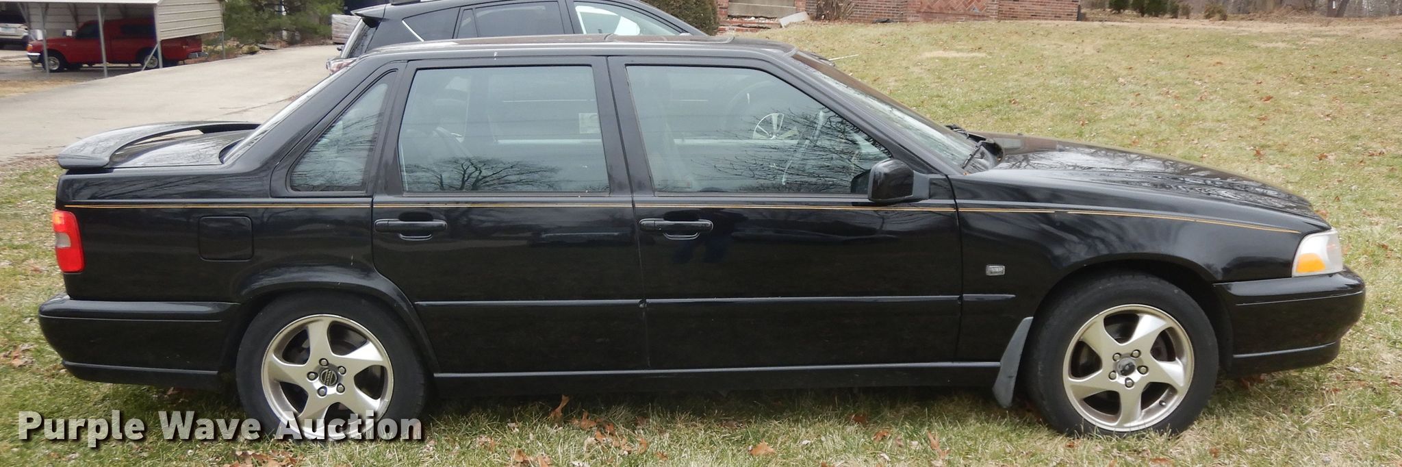 1999 Volvo S70 T5 in Springfield, IL | Item DF6643 sold | Purple Wave