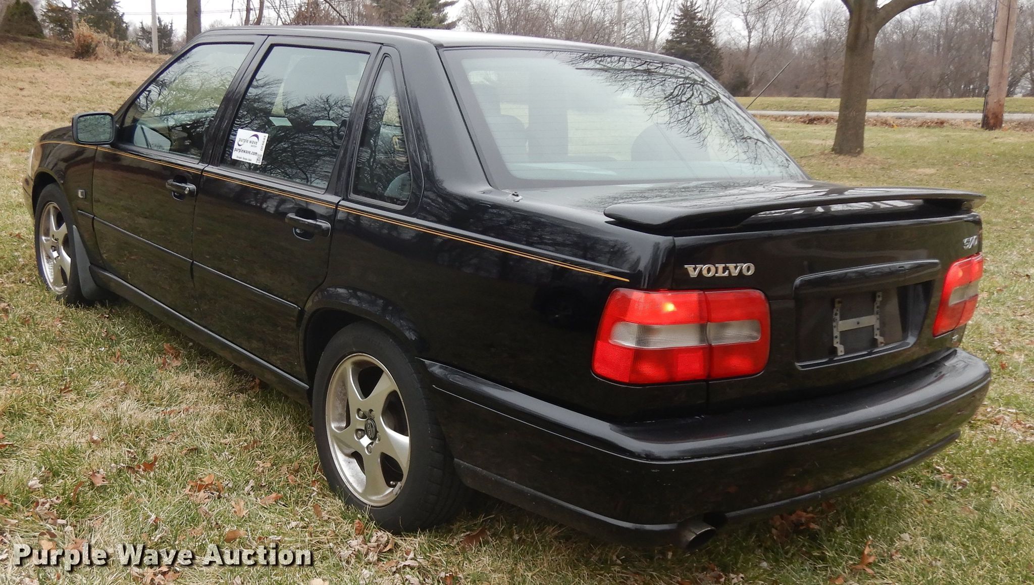 1999 Volvo S70 T5 in Springfield, IL | Item DF6643 sold | Purple Wave