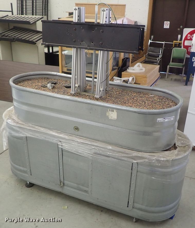 Metal display cabinet/trough in Hutchinson, KS | Item FF9384 sold ...