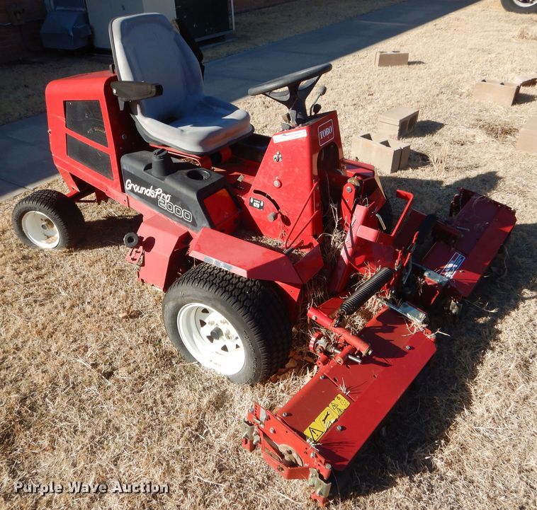 Toro GroundsPro 2000 lawn mower in Dodge City, KS | Item FG9967 sold ...