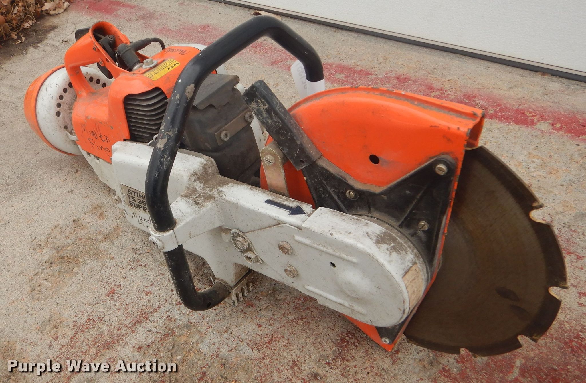 Stihl TS350 cut off saw in Munden, KS | Item DE1351 sold | Purple Wave