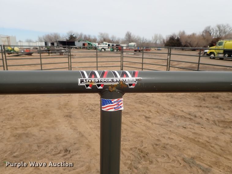(11) WW livestock panels in Kinsley, KS | Item GW9216 sold | Purple Wave