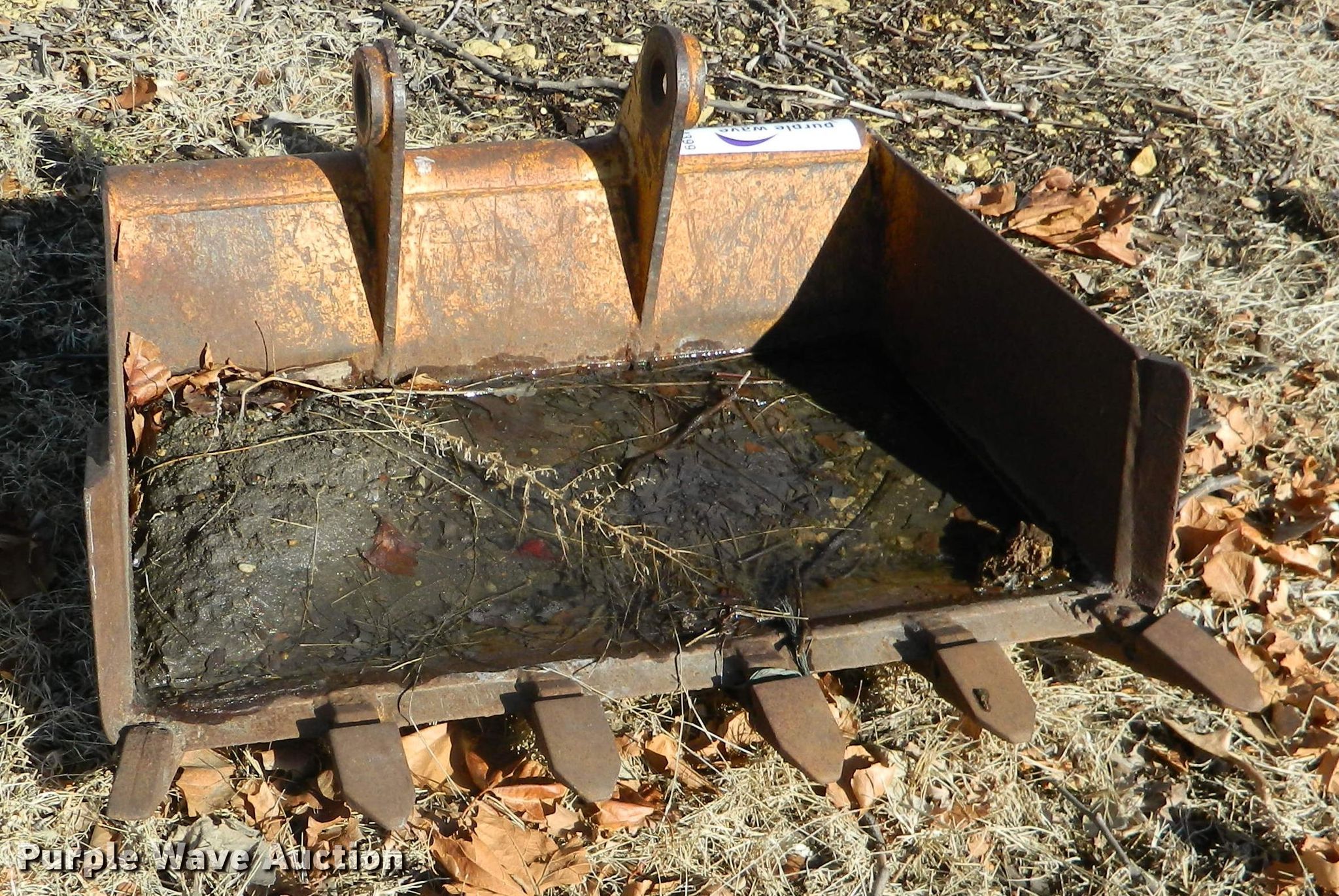 38"W grave bucket in Jewell, KS | Item DE4399 sold | Purple Wave