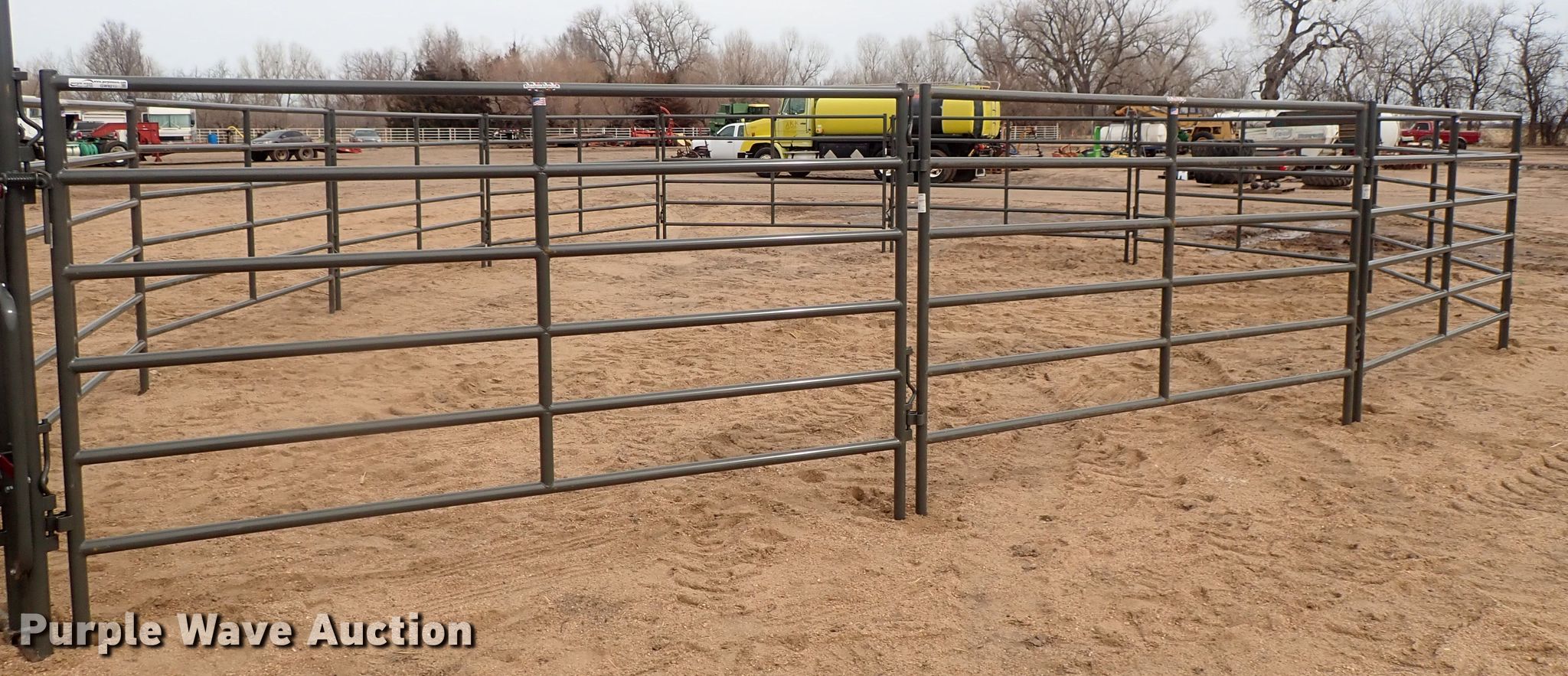 (11) WW livestock panels in Kinsley, KS | Item GW9216 sold | Purple Wave