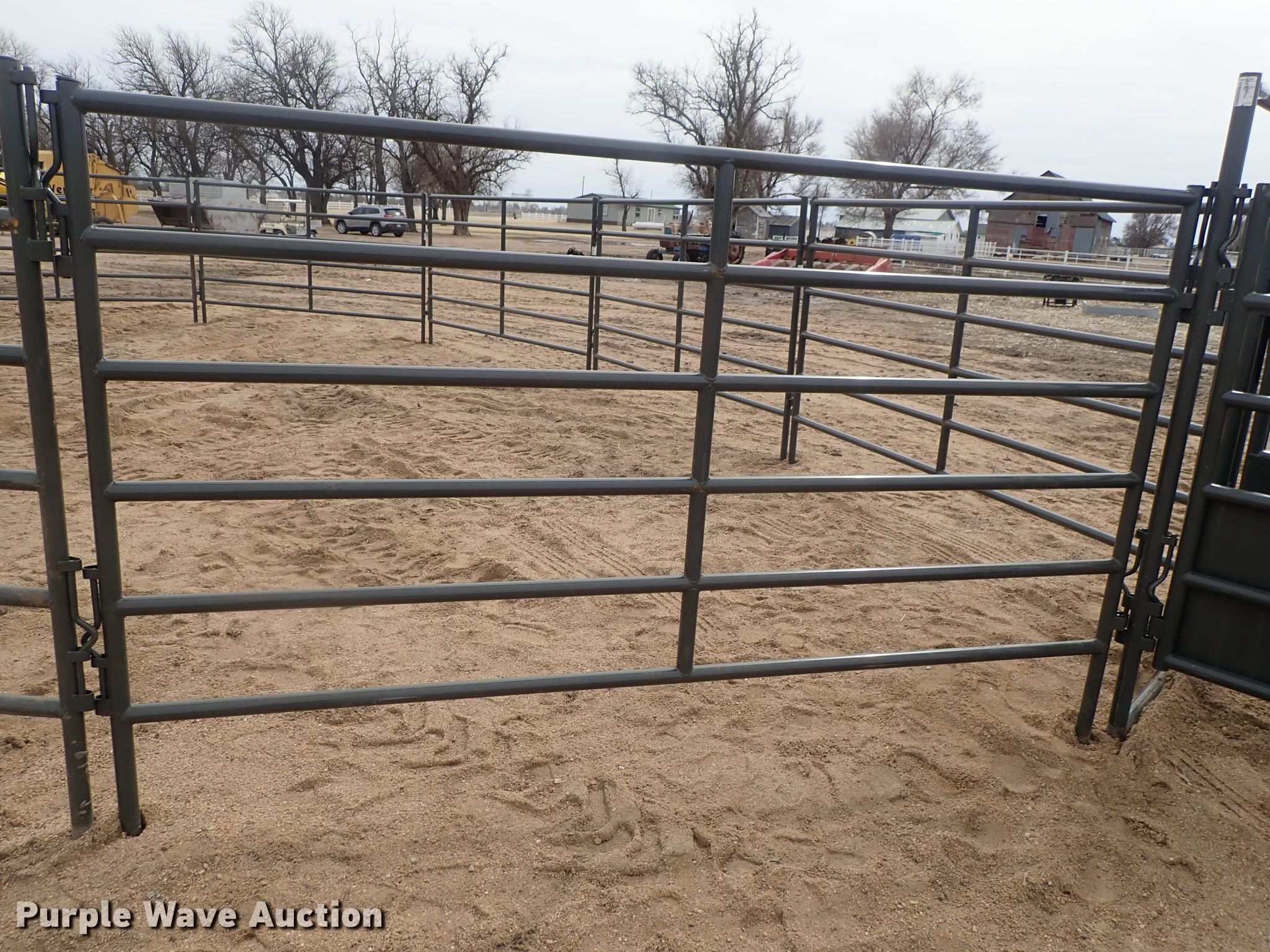 (11) WW livestock panels in Kinsley, KS | Item GW9216 sold | Purple Wave