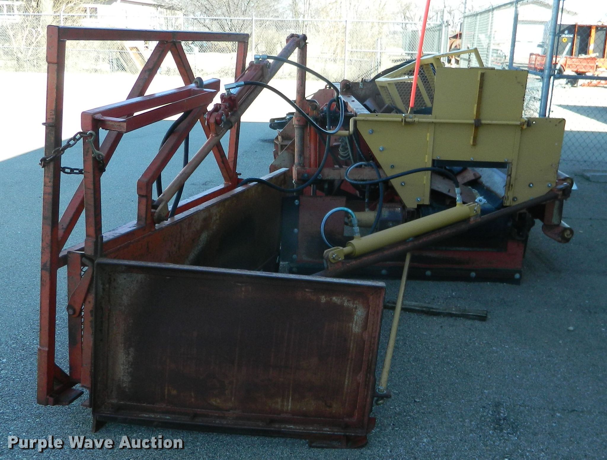 1996 HTC 2000 shoulder spreader in Salina, KS | Item DE4424 sold ...
