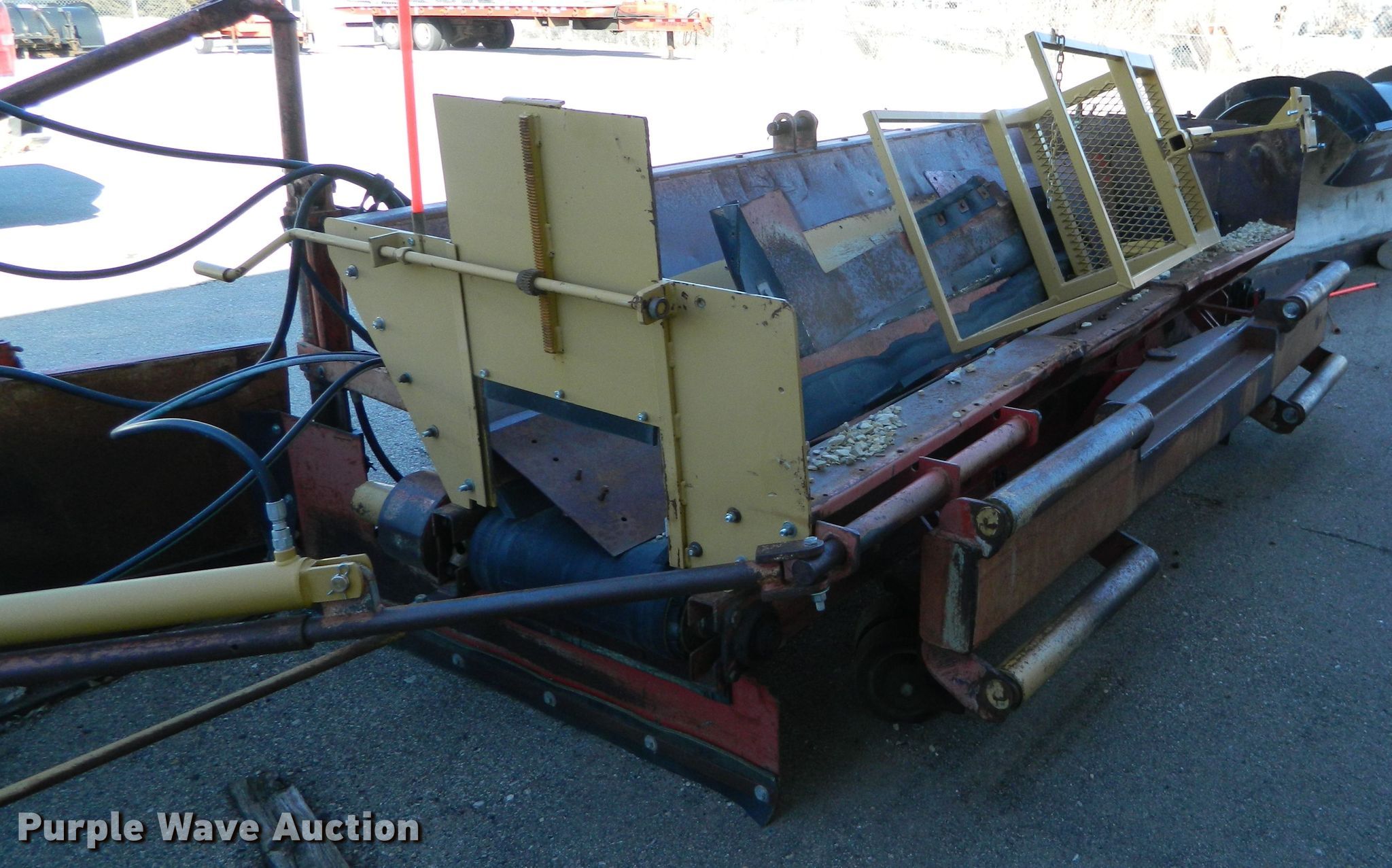 1996 HTC 2000 shoulder spreader in Salina, KS | Item DE4424 sold ...