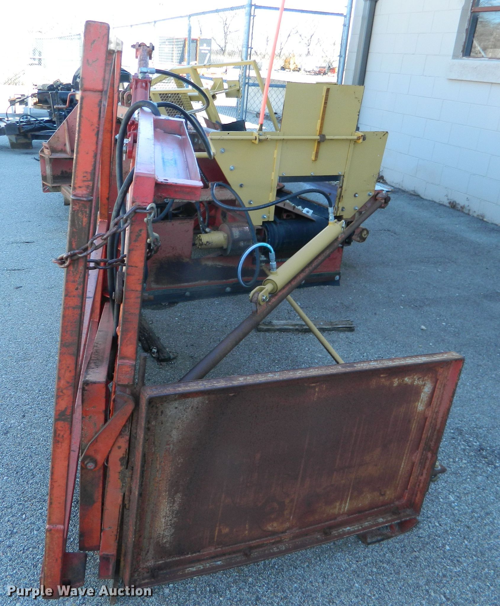 1996 HTC 2000 shoulder spreader in Salina, KS | Item DE4424 sold ...