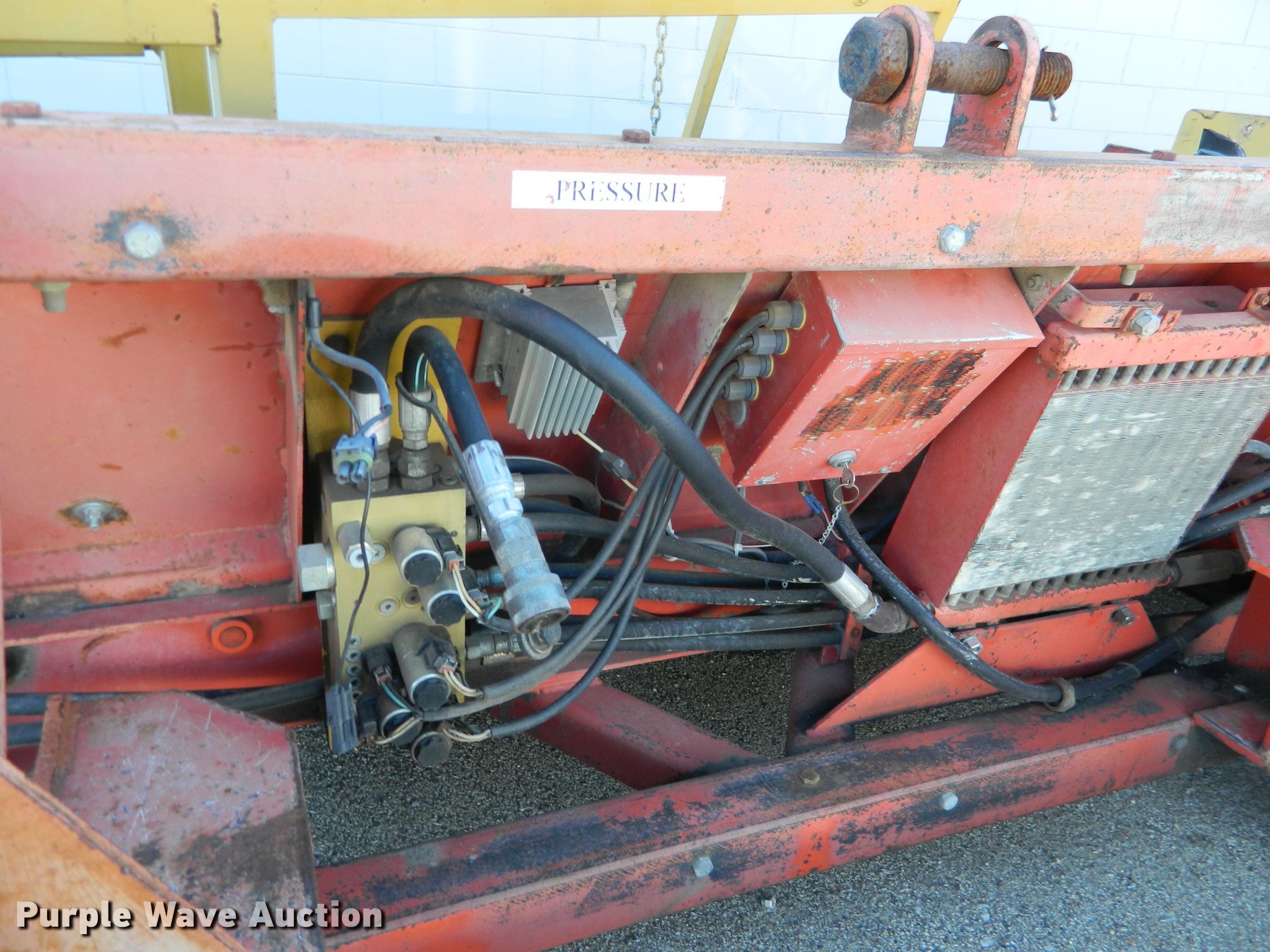 1996 HTC 2000 shoulder spreader in Salina, KS | Item DE4424 sold ...
