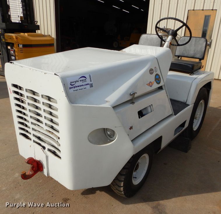 Clark CTA50E tug in Lawrence, KS | Item DH4353 sold | Purple Wave