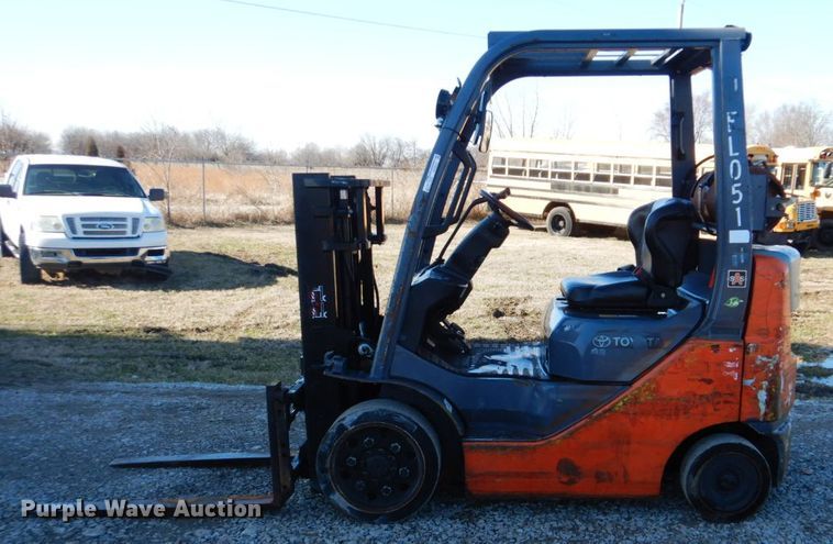 Toyota 8FGCU20 forklift in Collinsville, OK | Item GF9072 sold | Purple ...