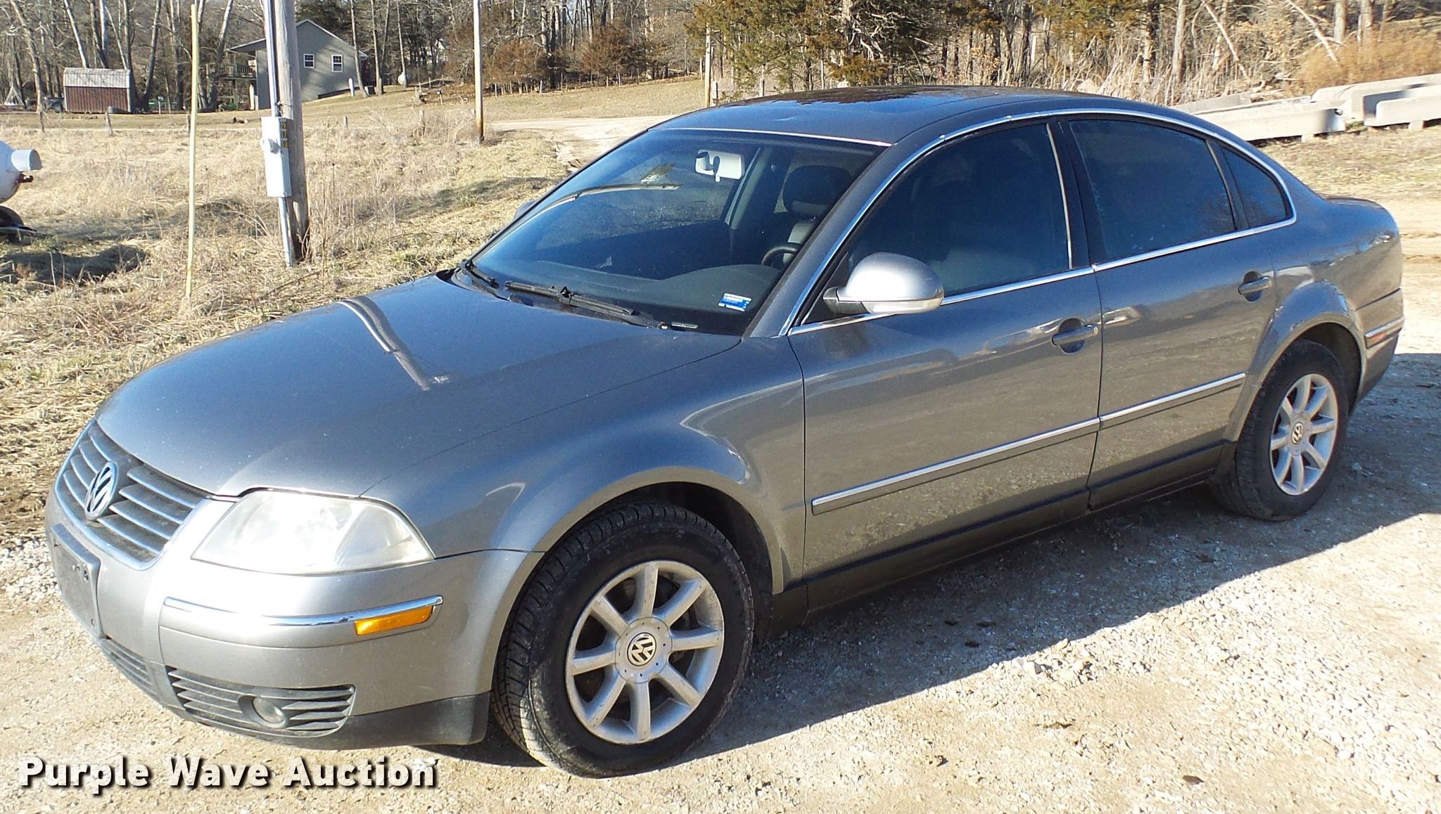 2004 Volkswagen Passat in Tebbetts, MO | Item DD1761 sold | Purple Wave