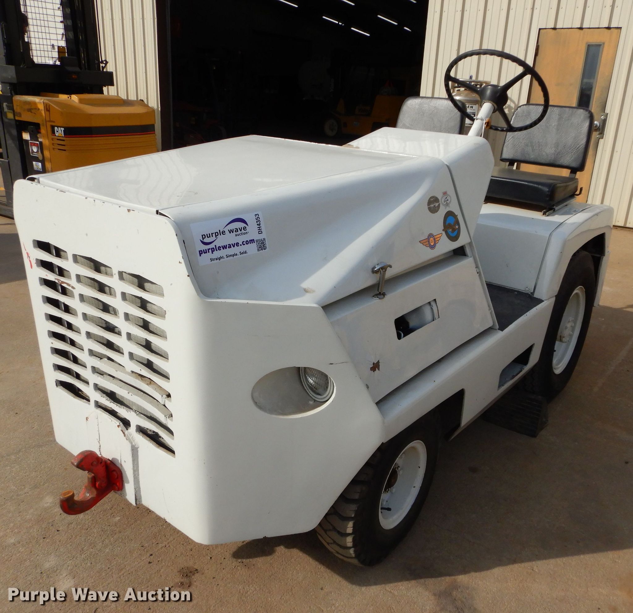 Clark CTA50E tug in Lawrence, KS | Item DH4353 sold | Purple Wave