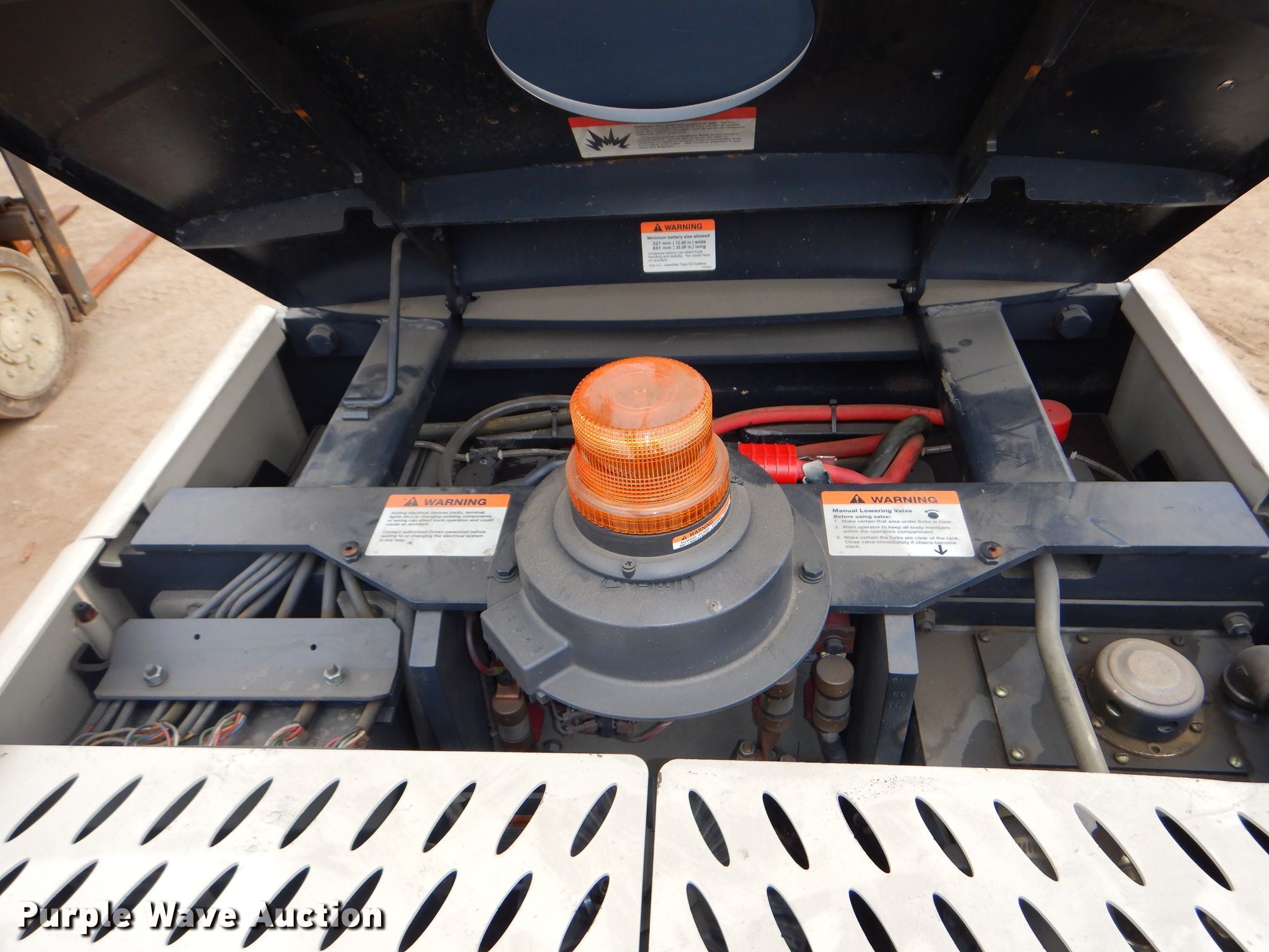 Crown SP3420-30 forklift in Lawrence, KS | Item DH4358 sold | Purple Wave