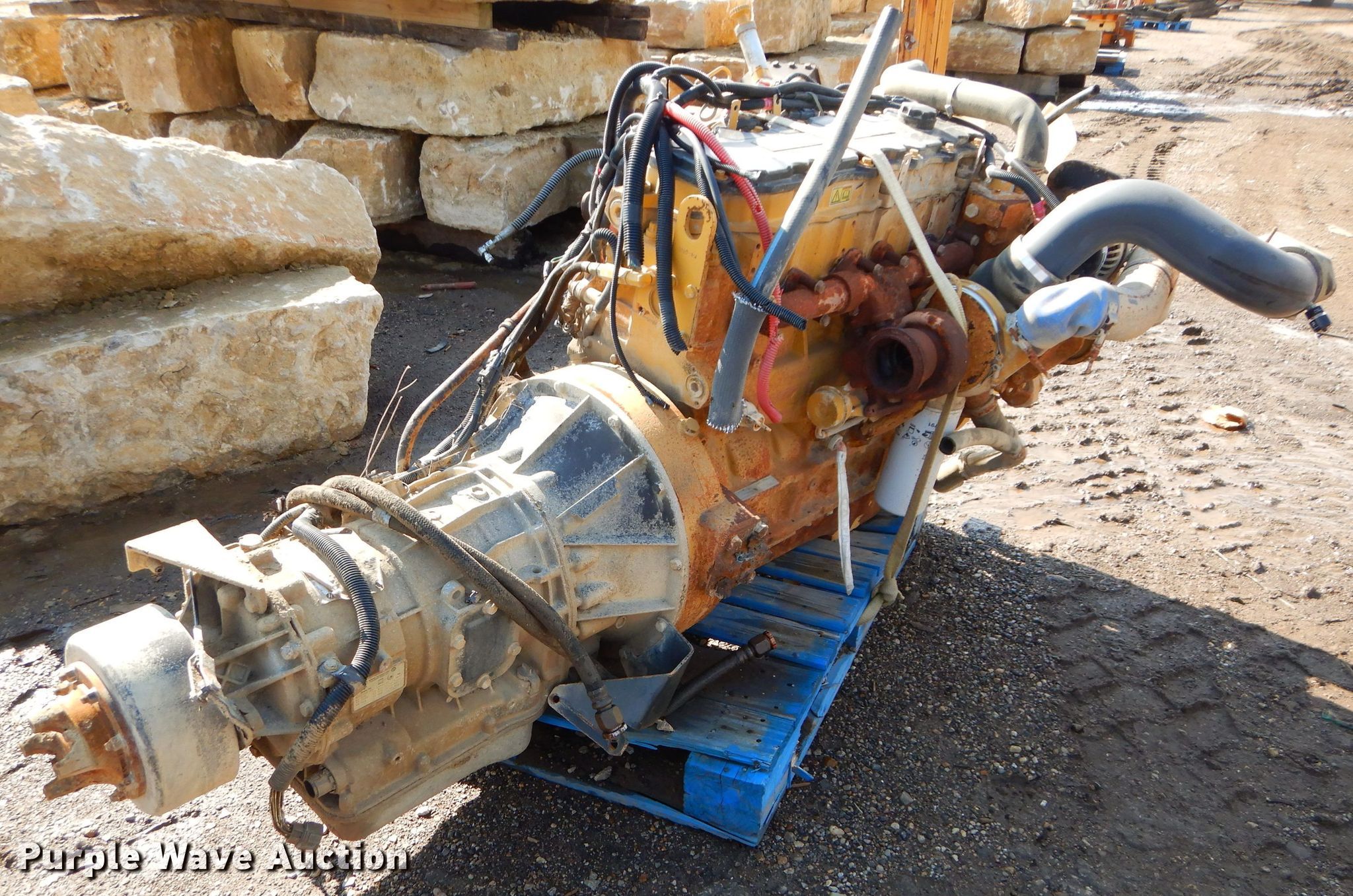 Caterpillar C7 7.2L six cylinder diesel engine in Lawrence, KS | Item ...