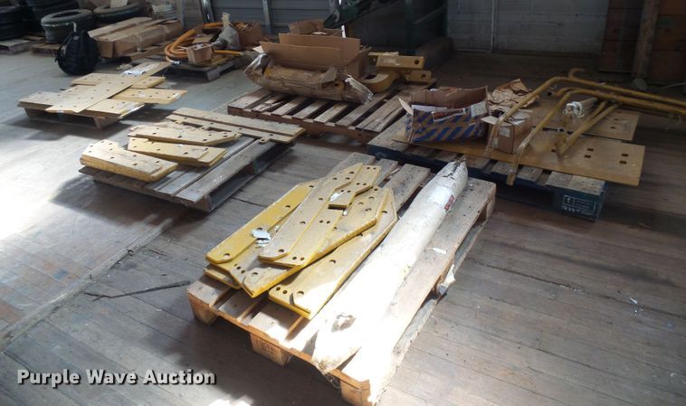Reynolds scraper parts in Chillicothe, MO | Item DD1796 sold | Purple Wave