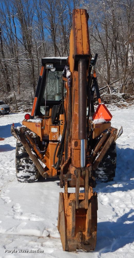1980 Case 480C backhoe in Hannibal, MO | Item DH6375 sold | Purple Wave