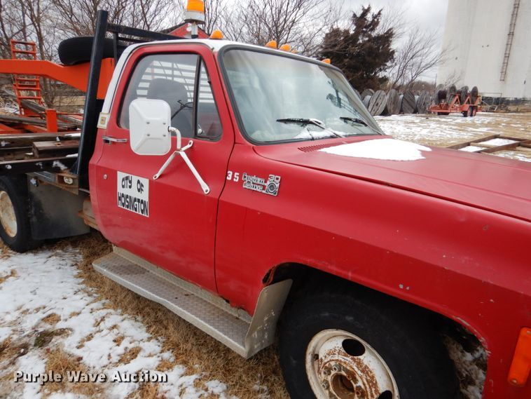 1977 Chevrolet C30 Custom Deluxe flatbed pickup truck in Hoisington, KS ...