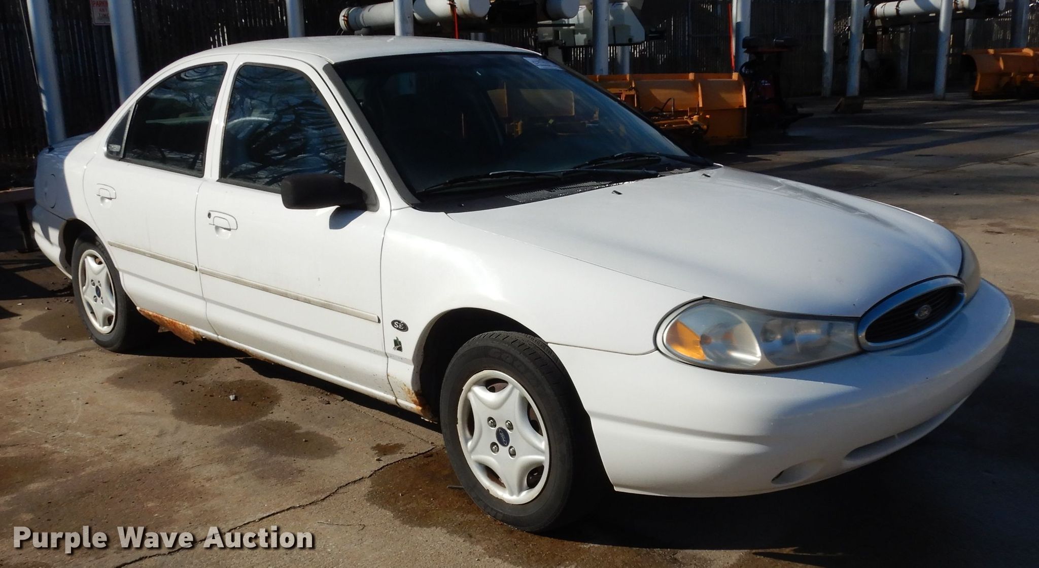 2000 Ford Contour SE in Manhattan, KS | Item DG6267 sold | Purple Wave