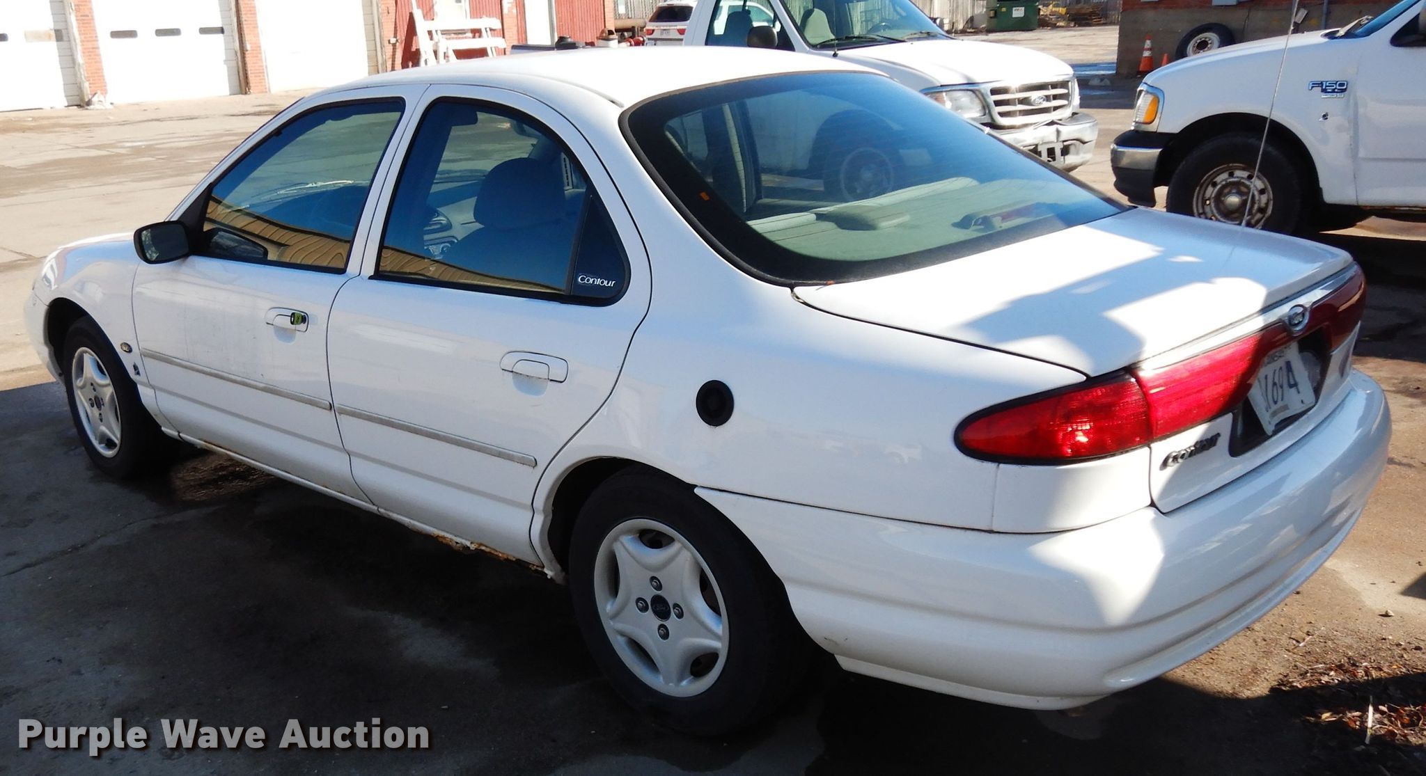 2000 Ford Contour SE in Manhattan, KS | Item DG6267 sold | Purple Wave