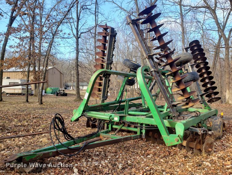John Deere 335 off-set disk in Concordia, MO | Item DD2650 sold ...