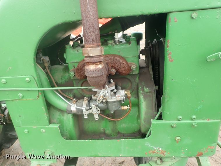 Shaw R8W tractor in Kinsley, KS | Item GR9001 sold | Purple Wave