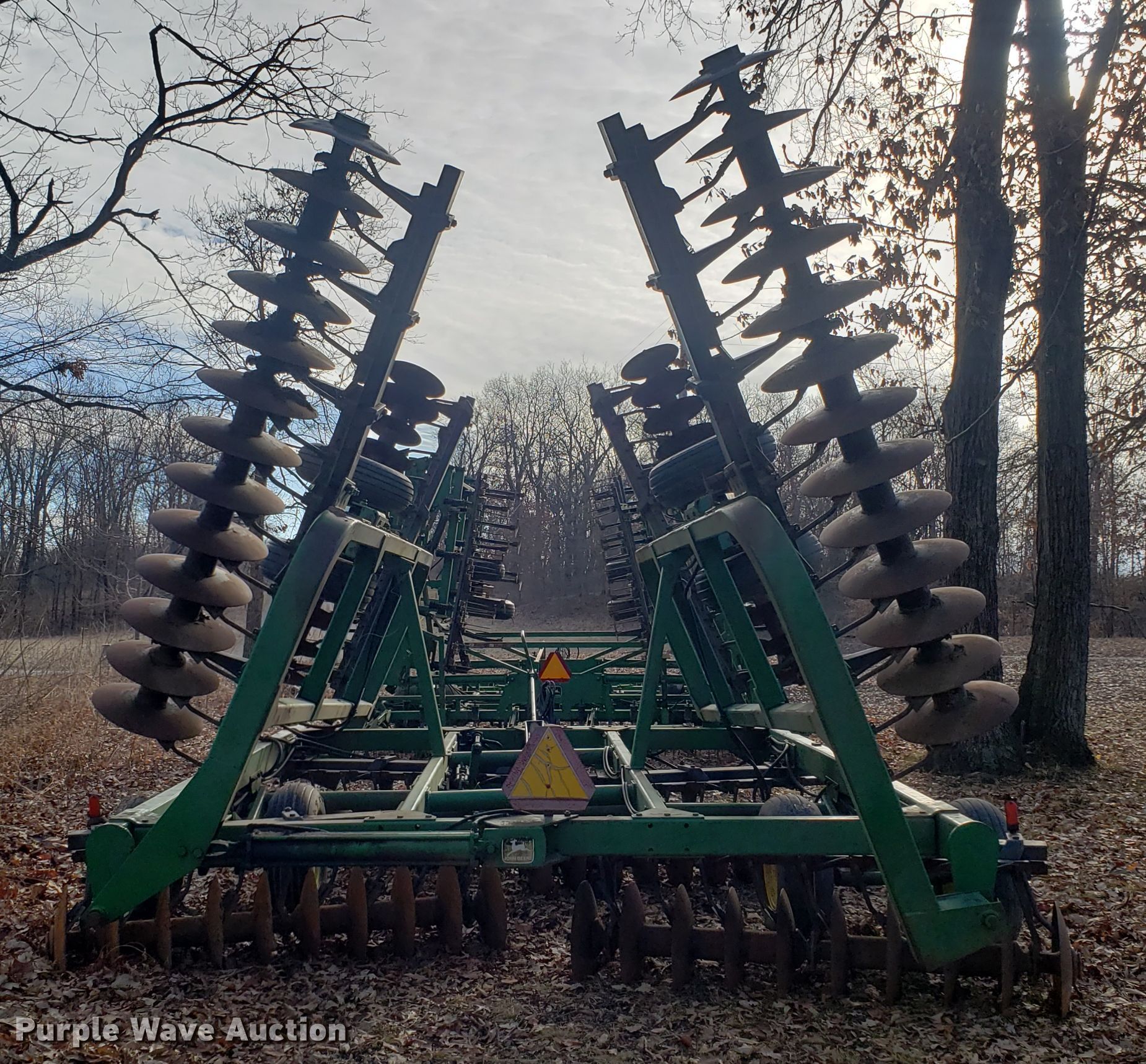 John Deere 335 off-set disk in Concordia, MO | Item DD2650 sold ...