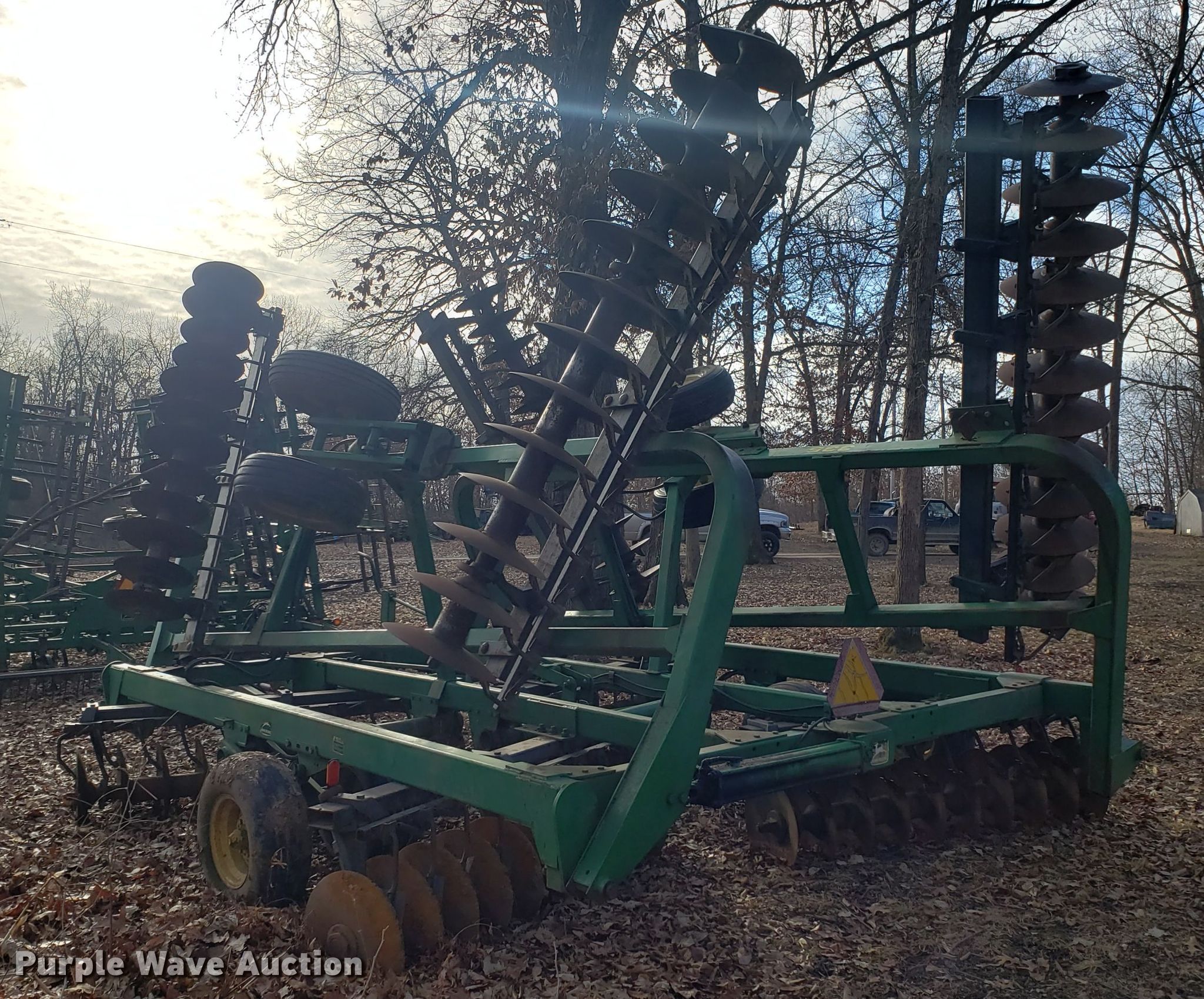 John Deere 335 off-set disk in Concordia, MO | Item DD2650 sold ...