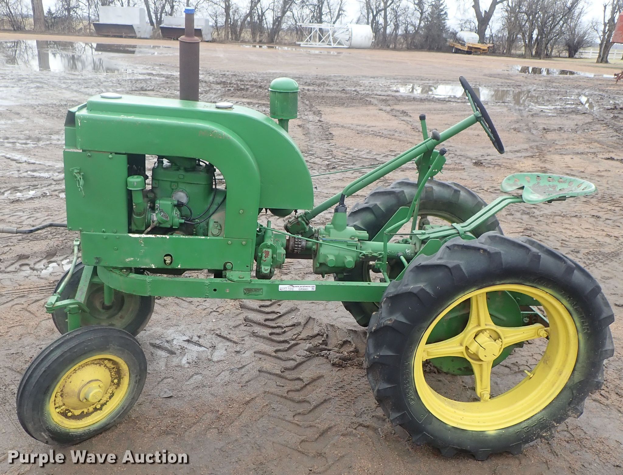Shaw R8W tractor in Kinsley, KS | Item GR9001 sold | Purple Wave