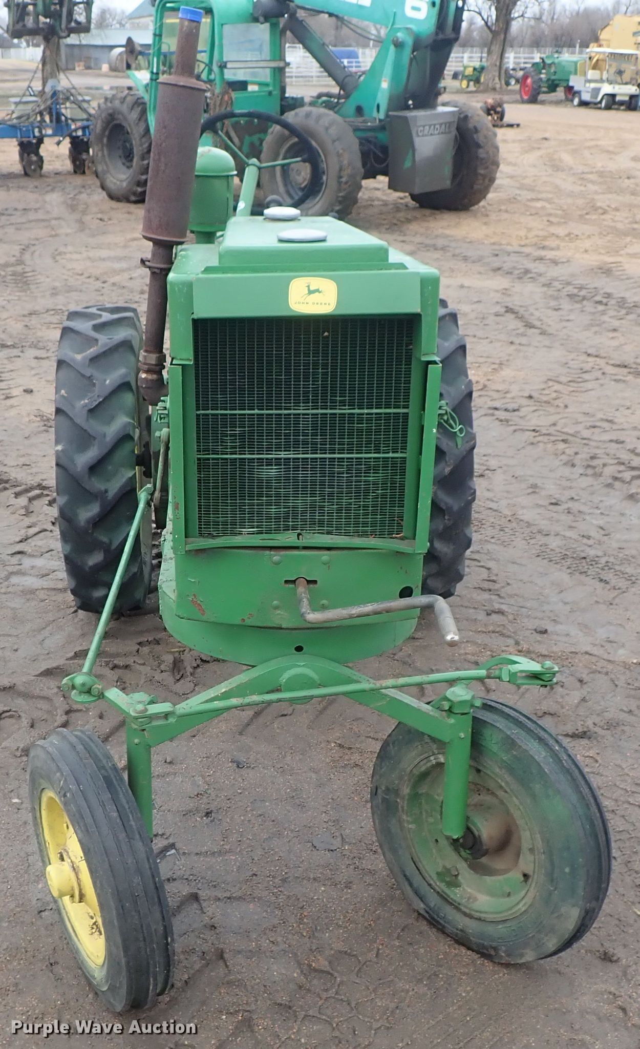 Shaw R8W tractor in Kinsley, KS | Item GR9001 sold | Purple Wave