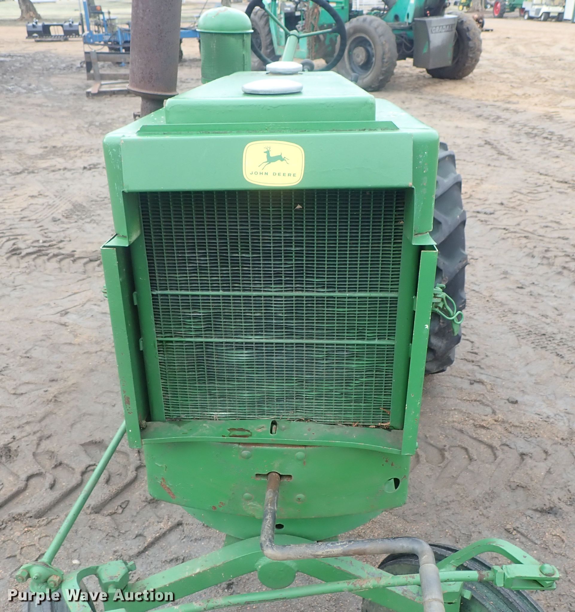 Shaw R8W tractor in Kinsley, KS | Item GR9001 sold | Purple Wave