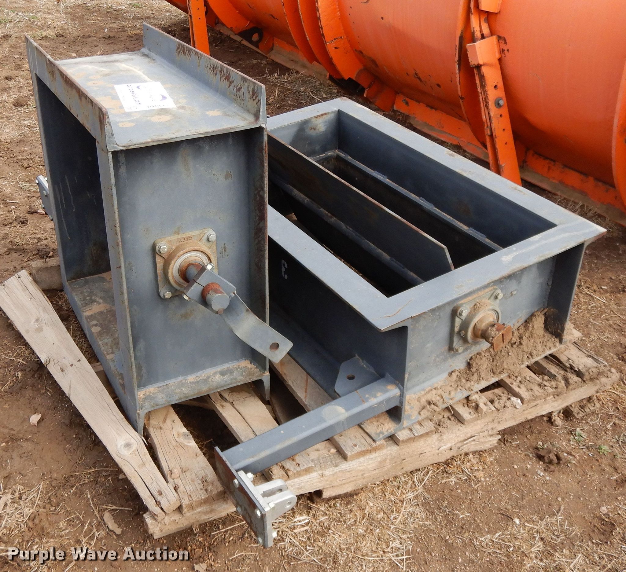 Hopper doors in Canon City, CO | Item DH8475 sold | Purple Wave