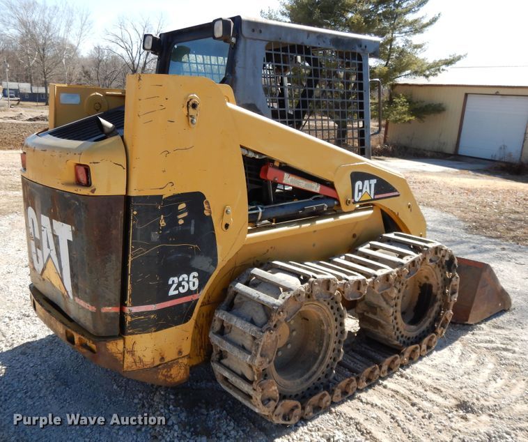 1999 Caterpillar 236 skid steer loader in Kansas City, KS | Item DF5852 ...