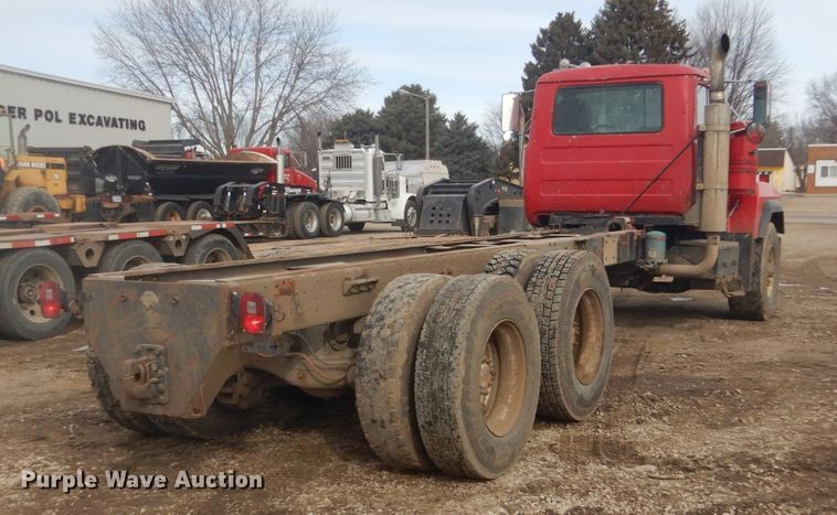 1991 Mack RD690S truck cab and chassis in Orange City, IA | Item GW9488 ...