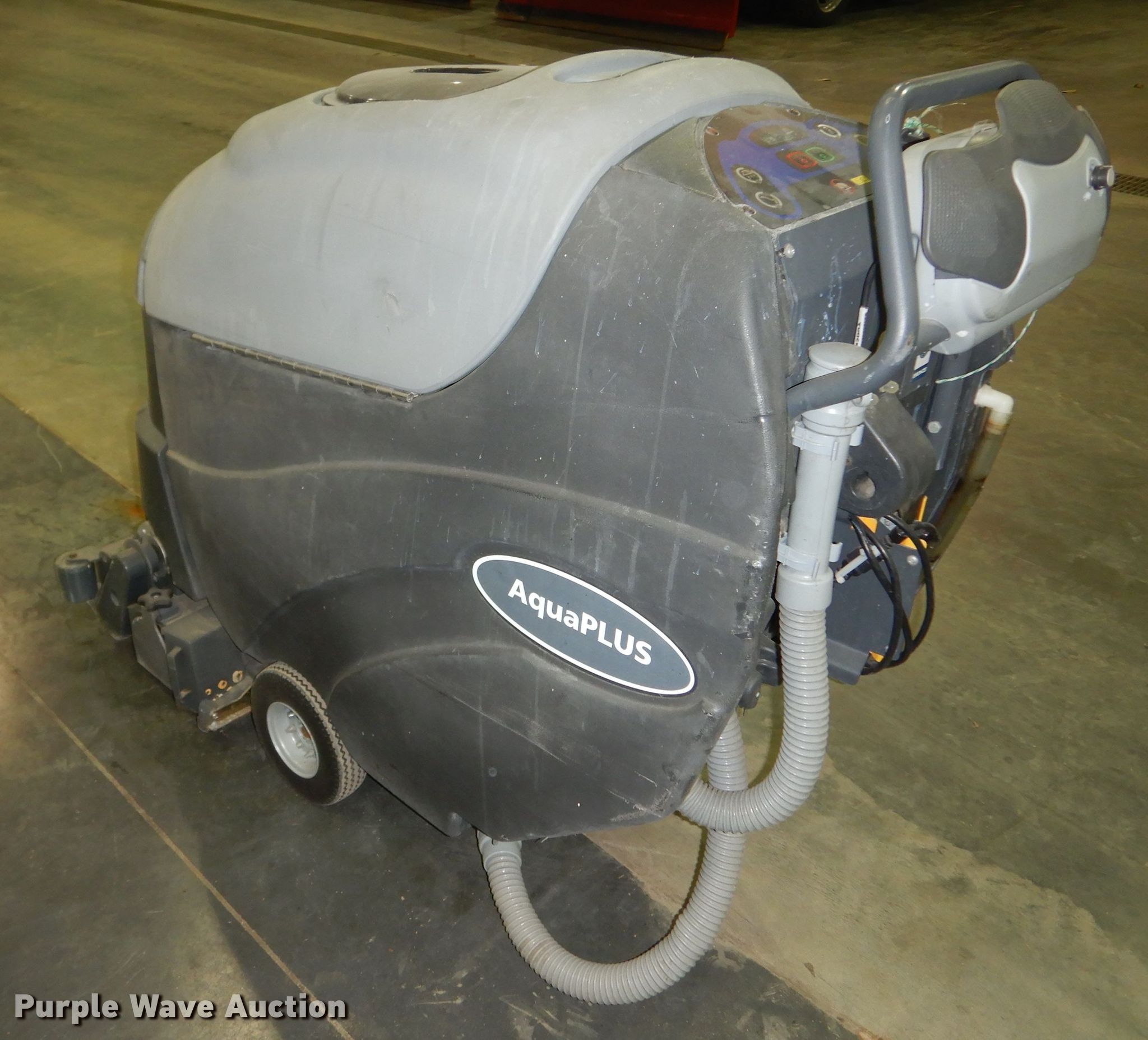 Advance AquaPlus AX651 floor scrubber in Mission , KS | Item FD9914 ...